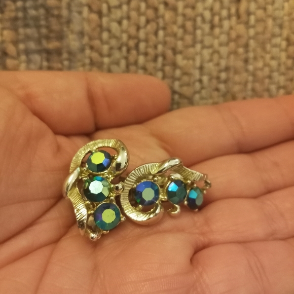 Source Unknown | Jewelry | Vintage Teal Rhinestones Clip On Earrings ...